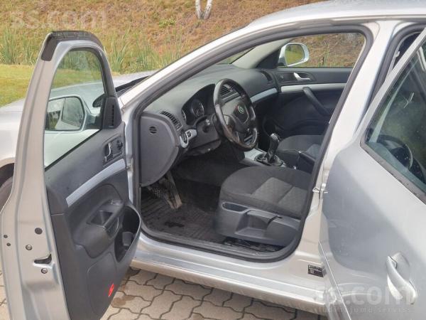 Шкода Октавия 2011 в Рига на AUTOMOTO.COM.LV Серый Шкода Октавия 2011 в Рига, объемом двигателя 1.60 л и пробегом 248 тыс. км за 1700 €, фото 4 на AUTOMOTO.COM.LV
