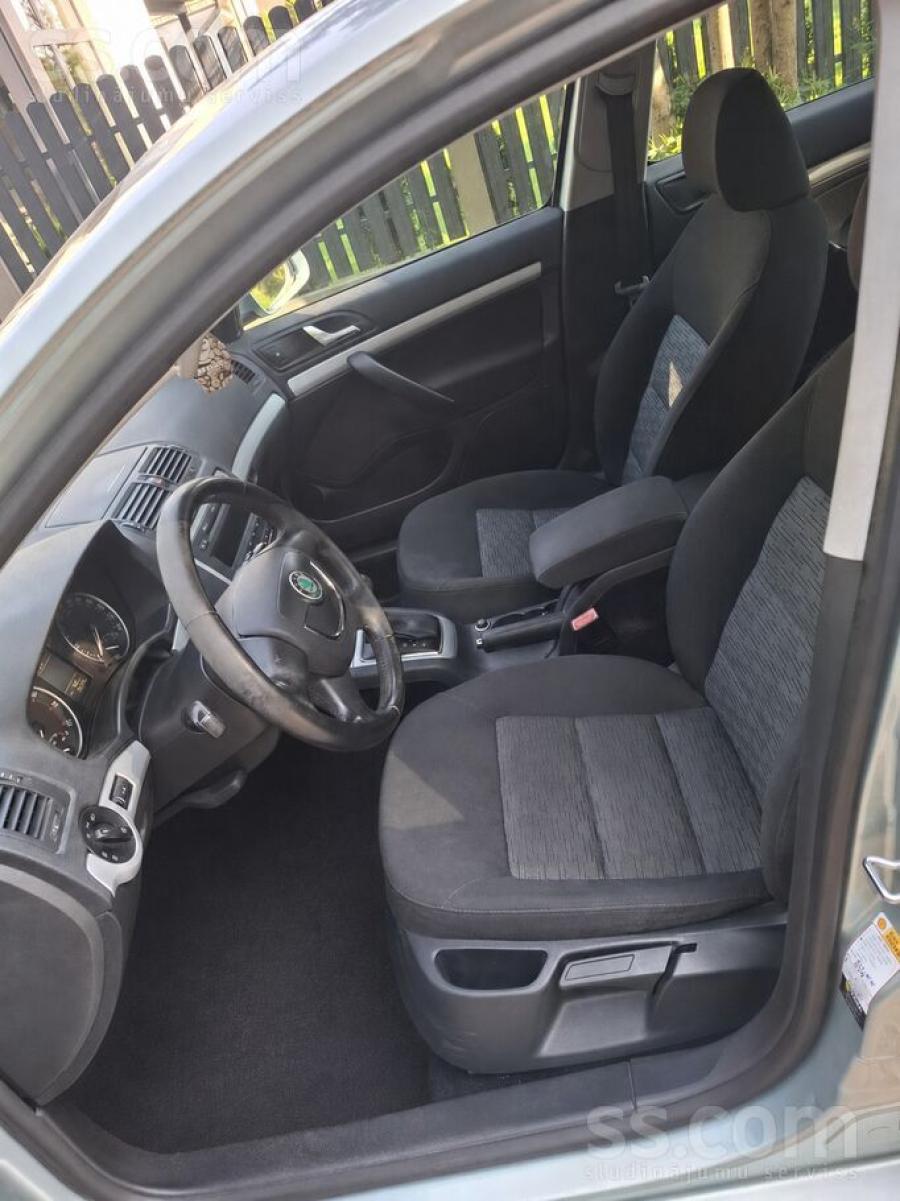 Grey Skoda Octavia 2011 in Riga, with an engine capacity of 1.40 L and mileage of 0 thousand km for 3800 €, photo 4 on AUTOMOTO.COM.LV