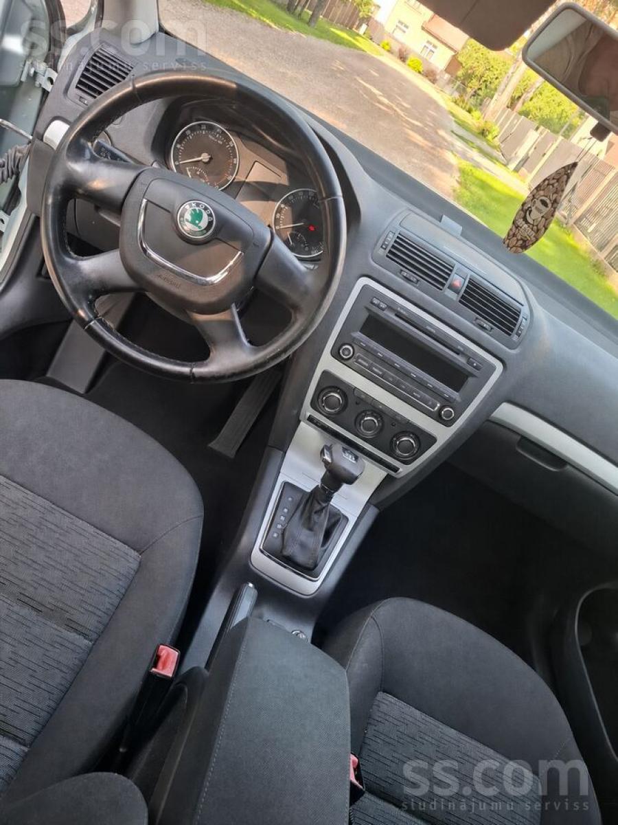 Grey Skoda Octavia 2011 in Riga, with an engine capacity of 1.40 L and mileage of 0 thousand km for 3800 €, photo 6 on AUTOMOTO.COM.LV