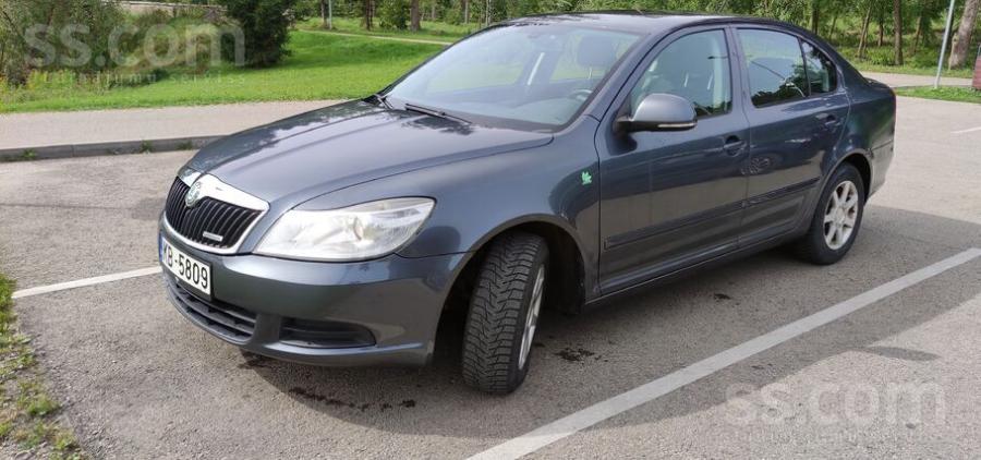 Grey Skoda Octavia 2011 in Jekabpils, with an engine capacity of 1.60 L and mileage of 418 thousand km for 1750 €, photo 1 on AUTOMOTO.COM.LV