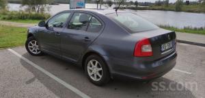 Grey Skoda Octavia 2011 in Jekabpils, with an engine capacity of 1.60 L and mileage of 418 thousand km for 1750 €, photo 3 on AUTOMOTO.COM.LV