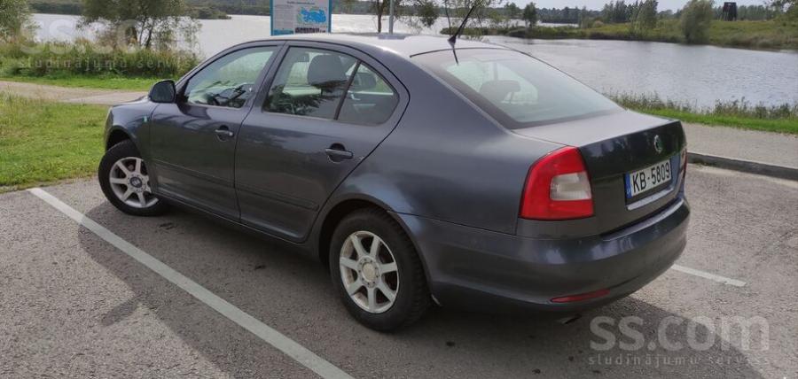 Grey Skoda Octavia 2011 in Jekabpils, with an engine capacity of 1.60 L and mileage of 418 thousand km for 1750 €, photo 3 on AUTOMOTO.COM.LV