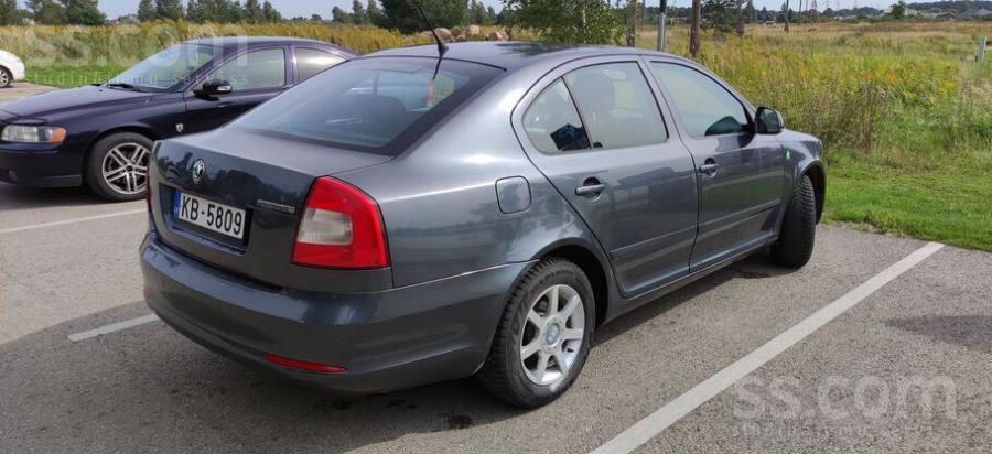 Grey Skoda Octavia 2011 in Jekabpils, with an engine capacity of 1.60 L and mileage of 418 thousand km for 1750 €, photo 7 on AUTOMOTO.COM.LV