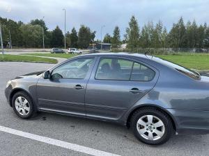 Серый Шкода Октавия 2011 в Каунас, объемом двигателя 1.97 л и пробегом 297 тыс. км за 2400 €, фото 4 на AUTOMOTO.COM.LV