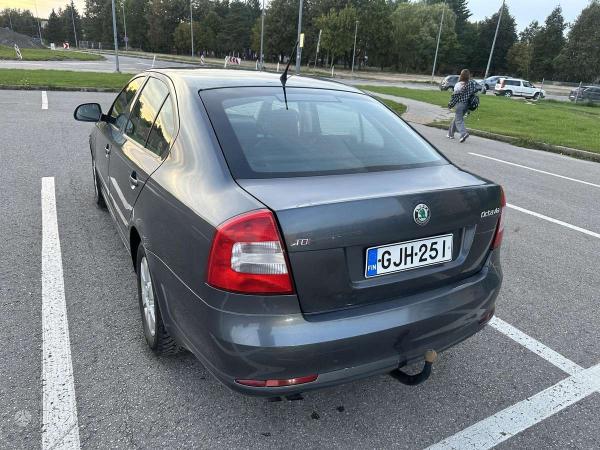 Pelēks Skoda Octavia 2011 Kauņa, ar dzinēja tilpumu 1.97 L un nobraukumu 297 tūkst. km par 2400 €, foto 5 vietnē AUTOMOTO.COM.LV