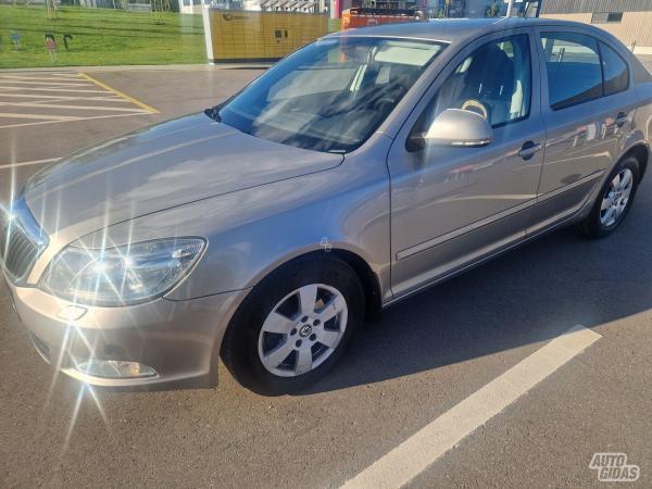 Pelēks Skoda Octavia 2011 Viļņa, ar dzinēja tilpumu 1.40 L un nobraukumu 139 tūkst. km par 3900 €, foto 1 vietnē AUTOMOTO.COM.LV