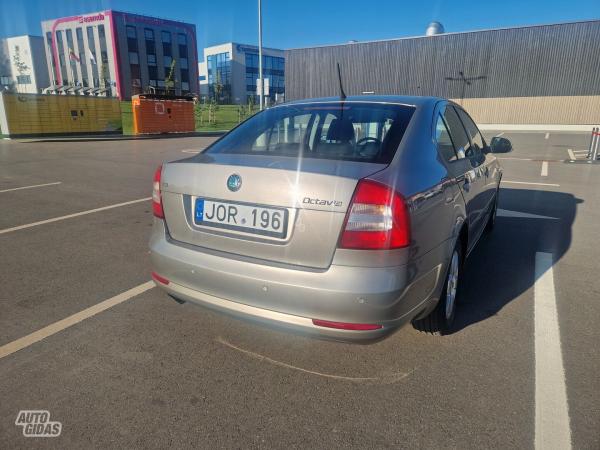 Pelēks Skoda Octavia 2011 Viļņa, ar dzinēja tilpumu 1.40 L un nobraukumu 139 tūkst. km par 3900 €, foto 9 vietnē AUTOMOTO.COM.LV