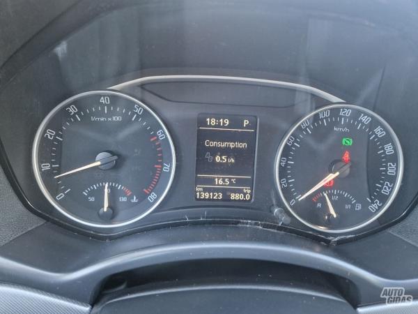 Pelēks Skoda Octavia 2011 Viļņa, ar dzinēja tilpumu 1.40 L un nobraukumu 139 tūkst. km par 3900 €, foto 11 vietnē AUTOMOTO.COM.LV
