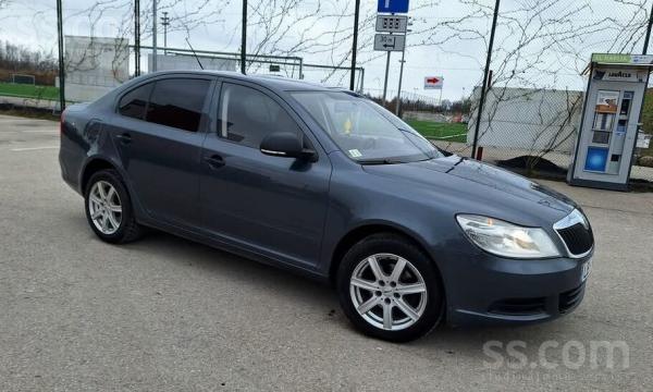 Grey Skoda Octavia 2012 in Jelgava, with an engine capacity of 1.60 L and mileage of 341 thousand km for 2200 €, photo 1 on AUTOMOTO.COM.LV