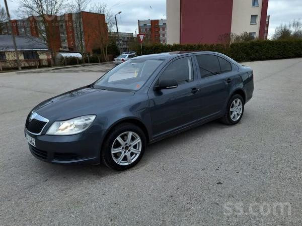 Grey Skoda Octavia 2012 in Jelgava, with an engine capacity of 1.60 L and mileage of 341 thousand km for 2200 €, photo 2 on AUTOMOTO.COM.LV