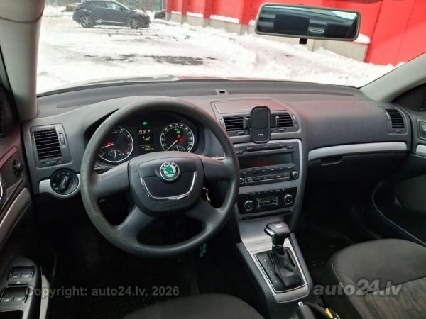 Grey Skoda Octavia 2012 in Tallinn, with an engine capacity of 1.40 L and mileage of 234 thousand km for 2300 €, photo 11 on AUTOMOTO.COM.LV