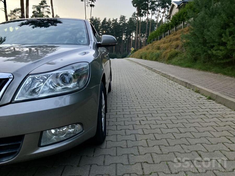 Grey Skoda Octavia 2012 in Riga, with an engine capacity of 1.80 L and mileage of 180 thousand km for 3990 €, photo 1 on AUTOMOTO.COM.LV