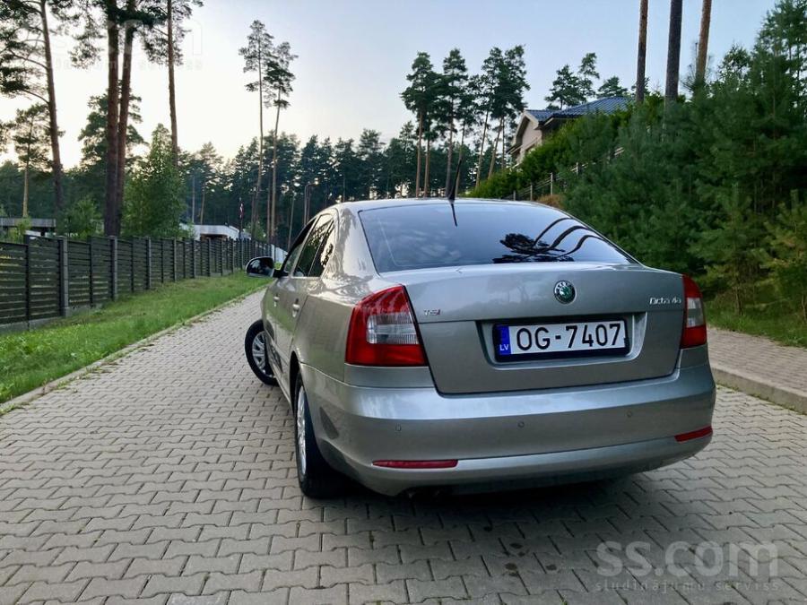 Grey Skoda Octavia 2012 in Riga, with an engine capacity of 1.80 L and mileage of 180 thousand km for 3990 €, photo 6 on AUTOMOTO.COM.LV