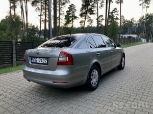 Grey Skoda Octavia 2012 in Riga, with an engine capacity of 1.80 L and mileage of 180 thousand km for 3990 €, photo 9 on AUTOMOTO.COM.LV