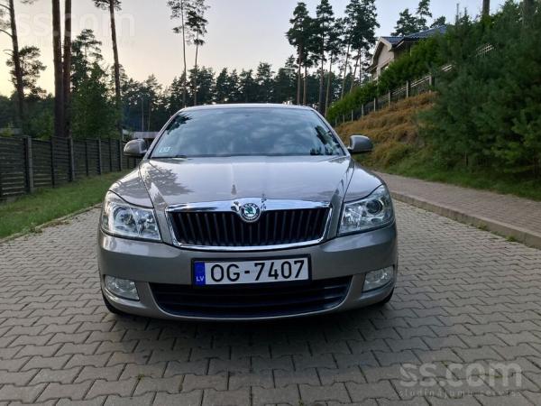 Pelēks Skoda Octavia 2012 Rīga, ar dzinēja tilpumu 1.80 L un nobraukumu 180 tūkst. km par 3990 €, foto 10 vietnē AUTOMOTO.COM.LV