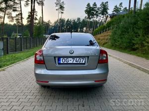 Grey Skoda Octavia 2012 in Riga, with an engine capacity of 1.80 L and mileage of 180 thousand km for 3990 €, photo 12 on AUTOMOTO.COM.LV