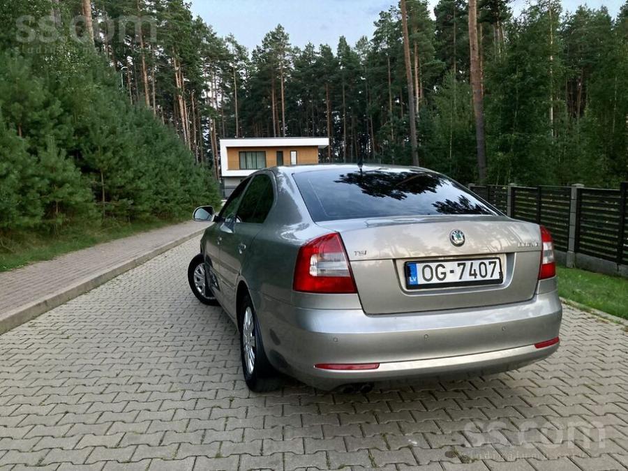 Grey Skoda Octavia 2012 in Riga, with an engine capacity of 1.80 L and mileage of 180 thousand km for 3990 €, photo 16 on AUTOMOTO.COM.LV
