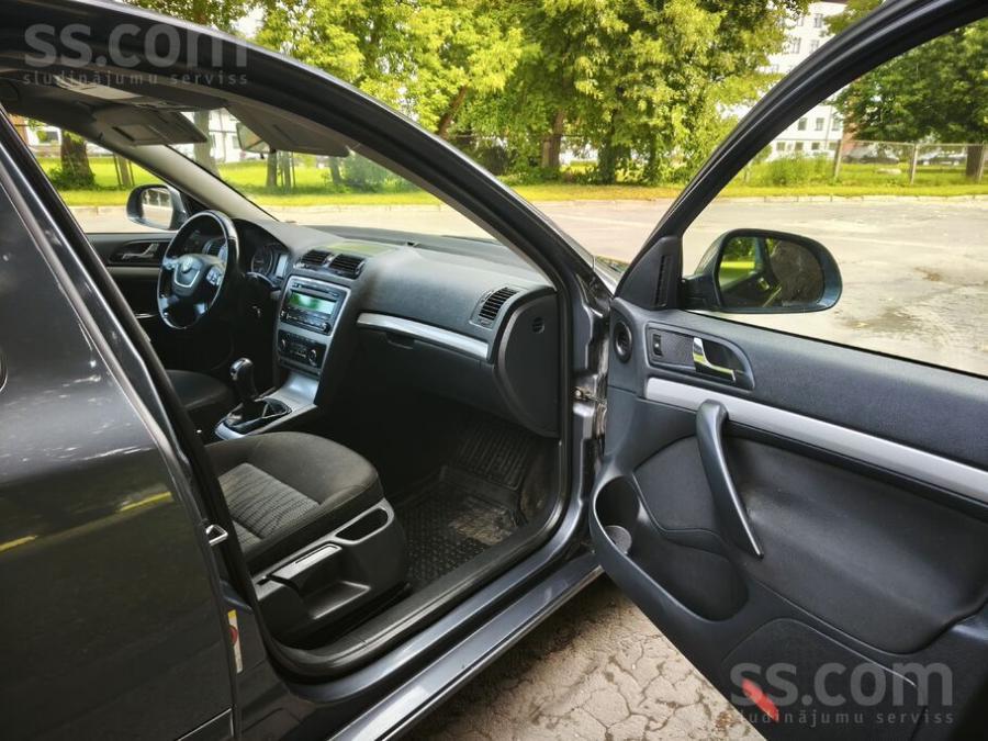 Серый Шкода Октавия 2012 в Елгава, объемом двигателя 1.60 л и пробегом 410 тыс. км за 2200 €, фото 8 на AUTOMOTO.COM.LV