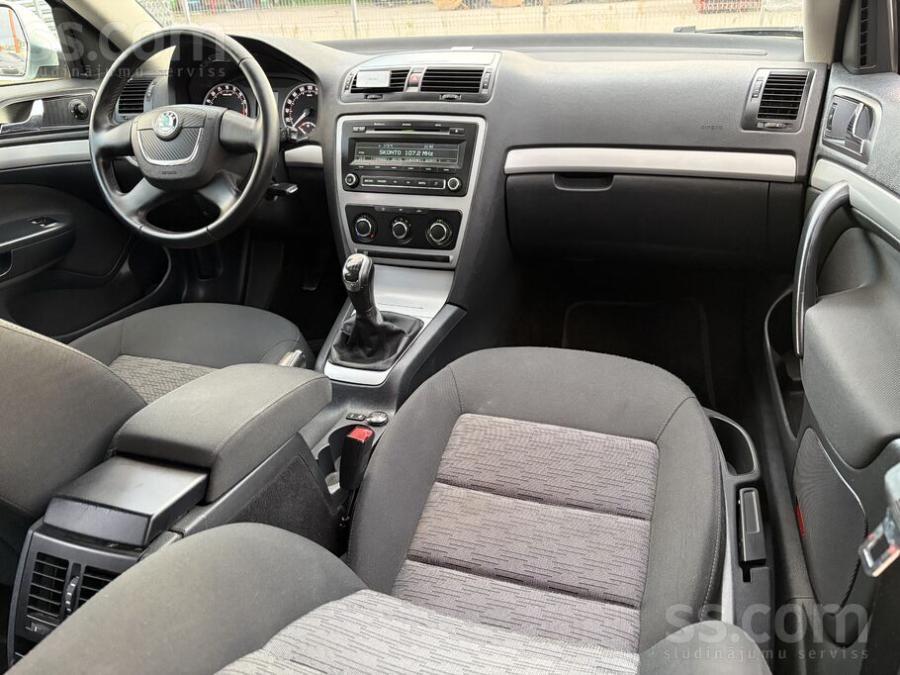 Pelēks Skoda Octavia 2012 Jelgava, ar dzinēja tilpumu 2.00 L un nobraukumu 144 tūkst. km par 4000 €, foto 8 vietnē AUTOMOTO.COM.LV