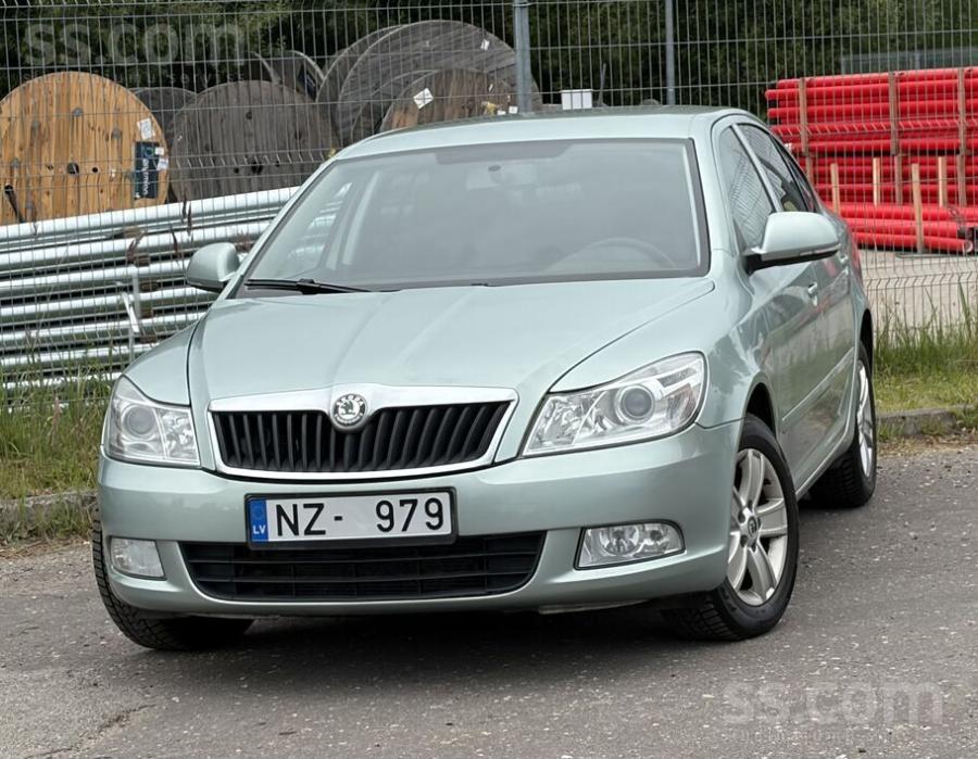 Pelēks Skoda Octavia 2012 Jelgava, ar dzinēja tilpumu 2.00 L un nobraukumu 144 tūkst. km par 4000 €, foto 12 vietnē AUTOMOTO.COM.LV