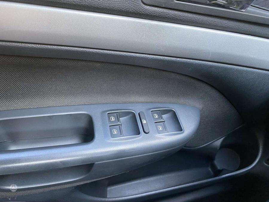 Grey Skoda Octavia 2012 in Jonava, with an engine capacity of 1.20 L and mileage of 215 thousand km for 3100 €, photo 16 on AUTOMOTO.COM.LV
