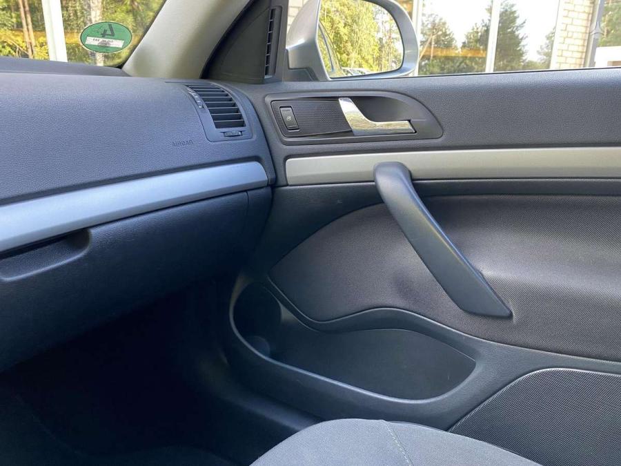 Grey Skoda Octavia 2012 in Jonava, with an engine capacity of 1.20 L and mileage of 215 thousand km for 3100 €, photo 17 on AUTOMOTO.COM.LV