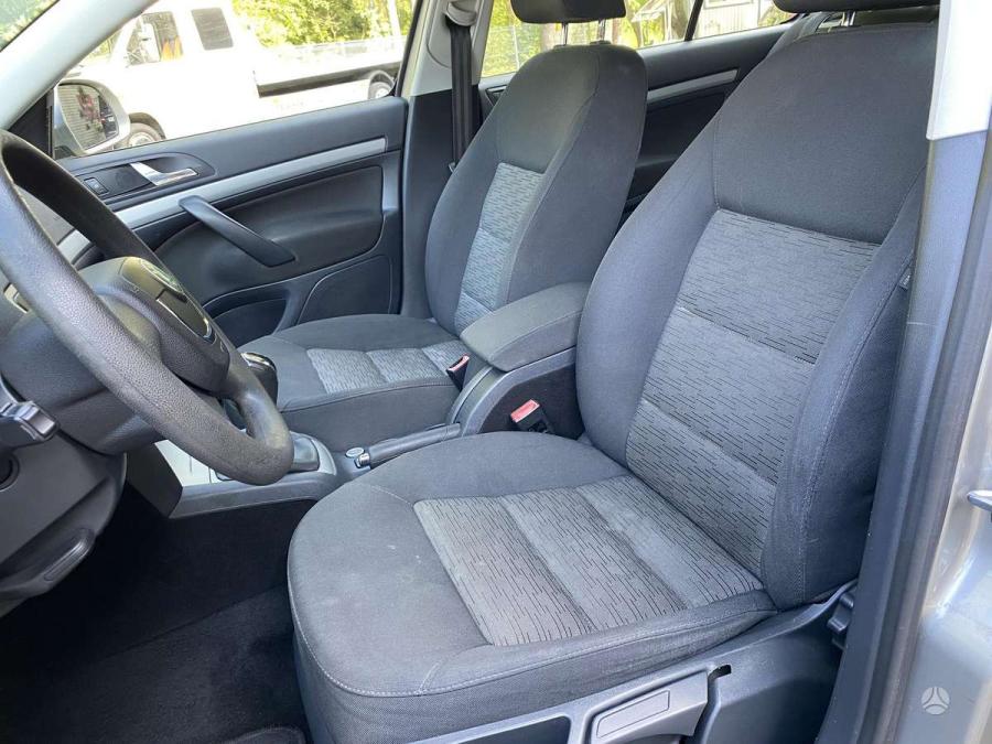 Grey Skoda Octavia 2012 in Jonava, with an engine capacity of 1.20 L and mileage of 215 thousand km for 3100 €, photo 18 on AUTOMOTO.COM.LV