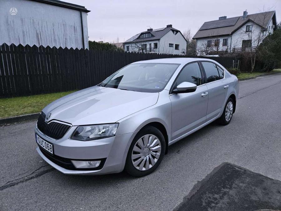 Pelēks Skoda Octavia 2013 Viļņa, ar dzinēja tilpumu 1.60 L un nobraukumu 430 tūkst. km par 3950 €, foto 2 vietnē AUTOMOTO.COM.LV