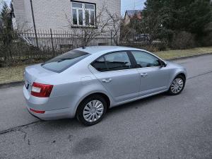 Pelēks Skoda Octavia 2013 Viļņa, ar dzinēja tilpumu 1.60 L un nobraukumu 430 tūkst. km par 3950 €, foto 6 vietnē AUTOMOTO.COM.LV