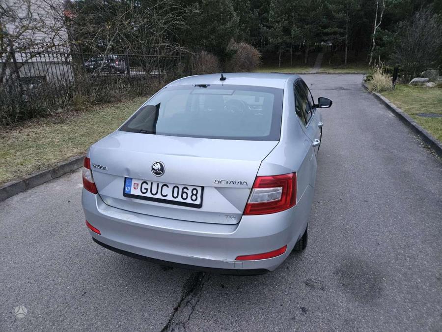 Pelēks Skoda Octavia 2013 Viļņa, ar dzinēja tilpumu 1.60 L un nobraukumu 430 tūkst. km par 3950 €, foto 7 vietnē AUTOMOTO.COM.LV