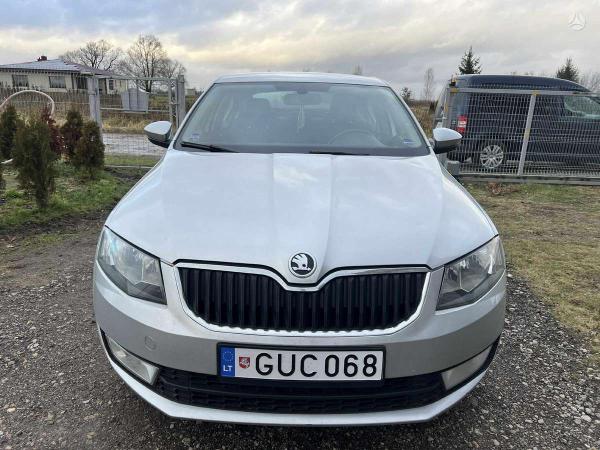 Pelēks Skoda Octavia 2013 Viļņa, ar dzinēja tilpumu 1.60 L un nobraukumu 399 tūkst. km par 3650 €, foto 3 vietnē AUTOMOTO.COM.LV