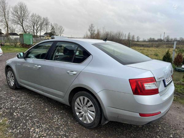 Pelēks Skoda Octavia 2013 Viļņa, ar dzinēja tilpumu 1.60 L un nobraukumu 399 tūkst. km par 3650 €, foto 6 vietnē AUTOMOTO.COM.LV