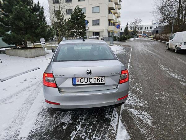 Grey Skoda Octavia 2013 in Vilnius, with an engine capacity of 1.60 L and mileage of 399 thousand km for 3600 €, photo 6 on AUTOMOTO.COM.LV