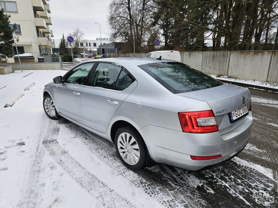 Grey Skoda Octavia 2013 in Vilnius, with an engine capacity of 1.60 L and mileage of 399 thousand km for 3750 €, photo 4 on AUTOMOTO.COM.LV