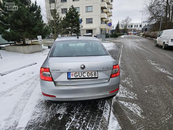 Pelēks Skoda Octavia 2013 Viļņa, ar dzinēja tilpumu 1.60 L un nobraukumu 399 tūkst. km par 3750 €, foto 5 vietnē AUTOMOTO.COM.LV