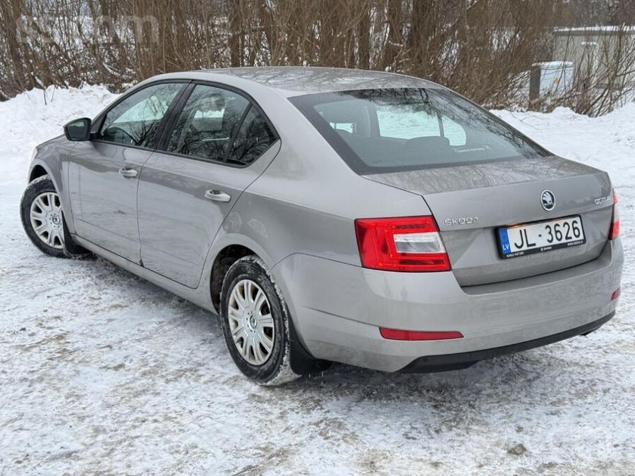 Pelēks Skoda Octavia 2013 Rīga, ar dzinēja tilpumu 1.20 L un nobraukumu 224 tūkst. km par 5900 €, foto 8 vietnē AUTOMOTO.COM.LV