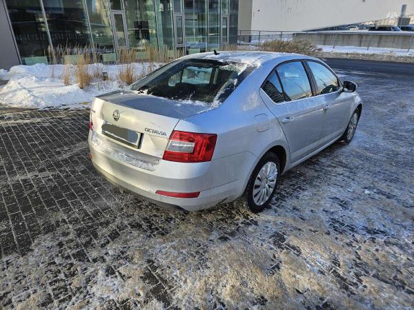 Grey Skoda Octavia 2013 in Vilnius, with an engine capacity of 1.60 L and mileage of 399 thousand km for 3650 €, photo 5 on AUTOMOTO.COM.LV