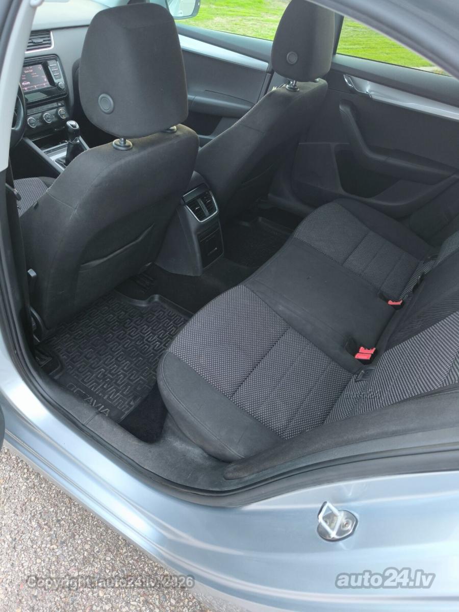Pelēks Skoda Octavia 2013 Tartu, ar dzinēja tilpumu 1.60 L un nobraukumu 225 tūkst. km par 6900 €, foto 12 vietnē AUTOMOTO.COM.LV