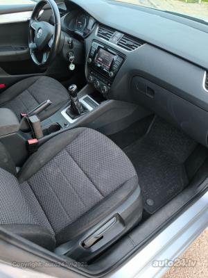 Pelēks Skoda Octavia 2013 Tartu, ar dzinēja tilpumu 1.60 L un nobraukumu 225 tūkst. km par 6900 €, foto 14 vietnē AUTOMOTO.COM.LV
