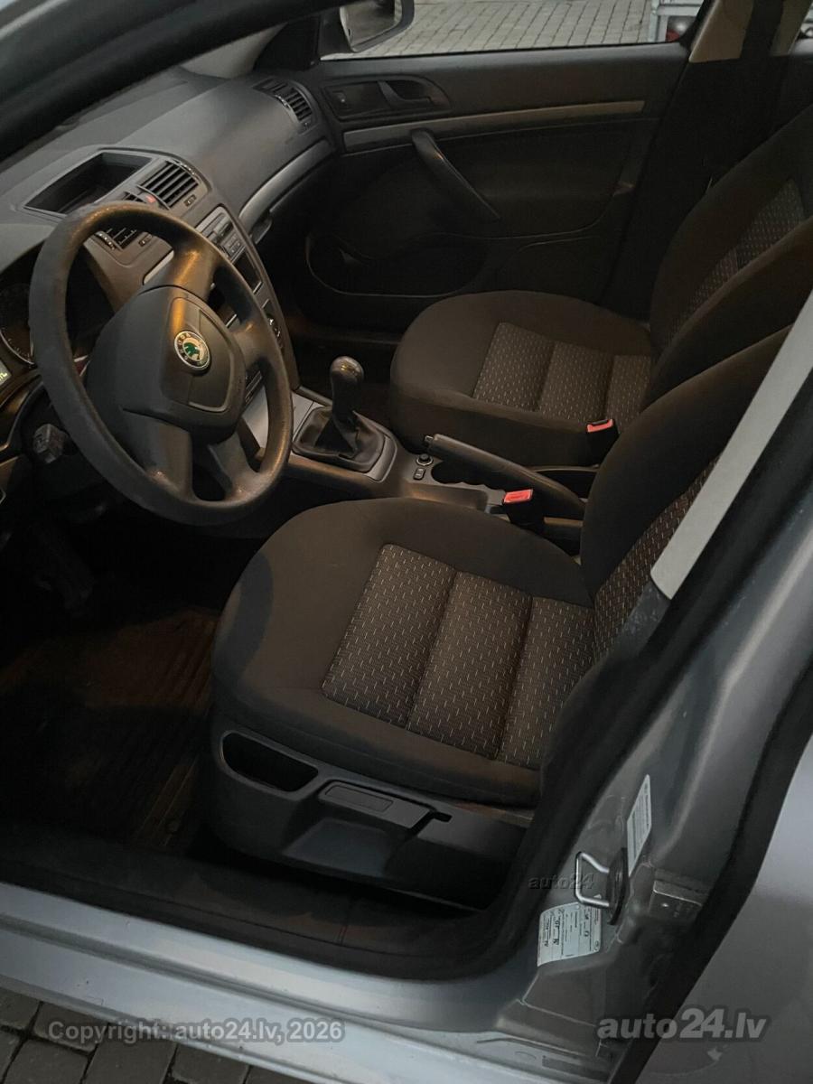Pelēks Skoda Octavia 2013 Pērnava, ar dzinēja tilpumu 1.20 L un nobraukumu 162 tūkst. km par 4500 €, foto 10 vietnē AUTOMOTO.COM.LV