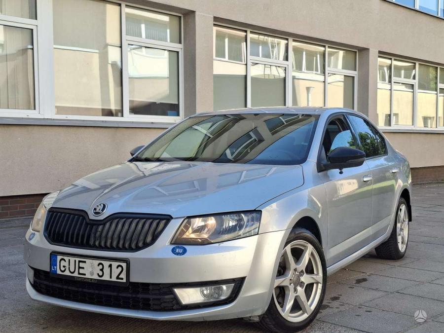 Grey Skoda Octavia 2013 in Silute, with an engine capacity of 1.60 L and mileage of 194 thousand km for 3500 €, photo 7 on AUTOMOTO.COM.LV