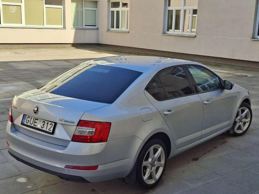 Grey Skoda Octavia 2013 in Silute, with an engine capacity of 1.60 L and mileage of 194 thousand km for 3500 €, photo 8 on AUTOMOTO.COM.LV