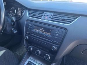 Grey Skoda Octavia 2013 in Silute, with an engine capacity of 1.60 L and mileage of 194 thousand km for 3500 €, photo 16 on AUTOMOTO.COM.LV