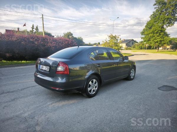 Grey Skoda Octavia 2013 in Jelgava, with an engine capacity of 1.60 L and mileage of 0 thousand km for 2500 €, photo 3 on AUTOMOTO.COM.LV