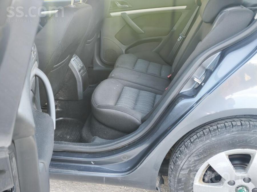 Grey Skoda Octavia 2013 in Jelgava, with an engine capacity of 1.60 L and mileage of 0 thousand km for 2500 €, photo 8 on AUTOMOTO.COM.LV