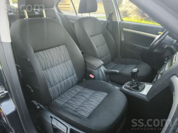 Grey Skoda Octavia 2013 in Jelgava, with an engine capacity of 1.60 L and mileage of 0 thousand km for 2500 €, photo 9 on AUTOMOTO.COM.LV