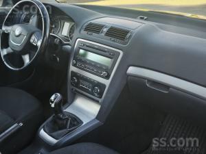 Grey Skoda Octavia 2013 in Jelgava, with an engine capacity of 1.60 L and mileage of 0 thousand km for 2500 €, photo 13 on AUTOMOTO.COM.LV