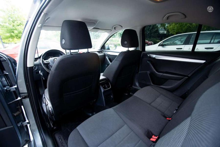 Grey Skoda Octavia 2013 in Vilnius, with an engine capacity of 1.60 L and mileage of 175 thousand km for 5700 €, photo 12 on AUTOMOTO.COM.LV