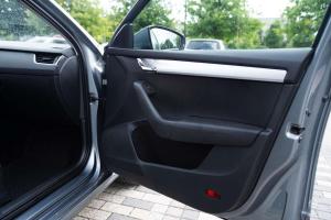 Grey Skoda Octavia 2013 in Vilnius, with an engine capacity of 1.60 L and mileage of 175 thousand km for 5700 €, photo 16 on AUTOMOTO.COM.LV