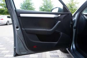 Grey Skoda Octavia 2013 in Vilnius, with an engine capacity of 1.60 L and mileage of 175 thousand km for 5700 €, photo 19 on AUTOMOTO.COM.LV